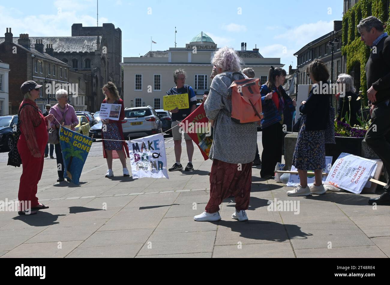 people demonstrating 'make do and mend' Stock Photo - Alamy