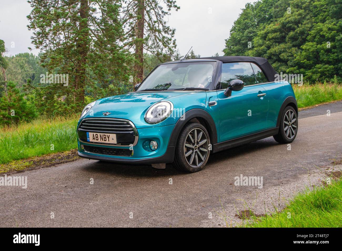 Mini cooper convertible hi-res stock photography and images - Alamy