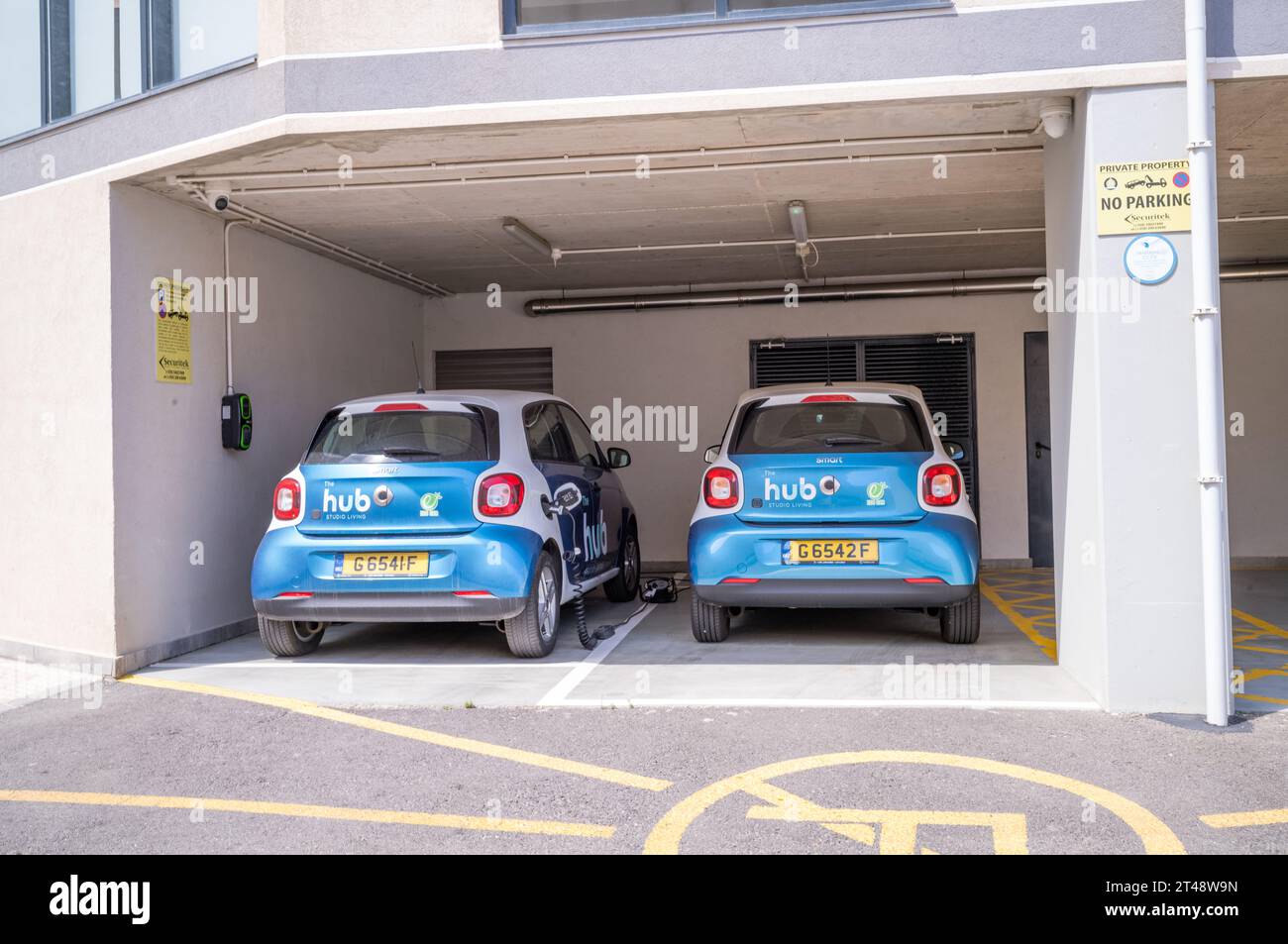 Ev charging hub hi-res stock photography and images - Alamy