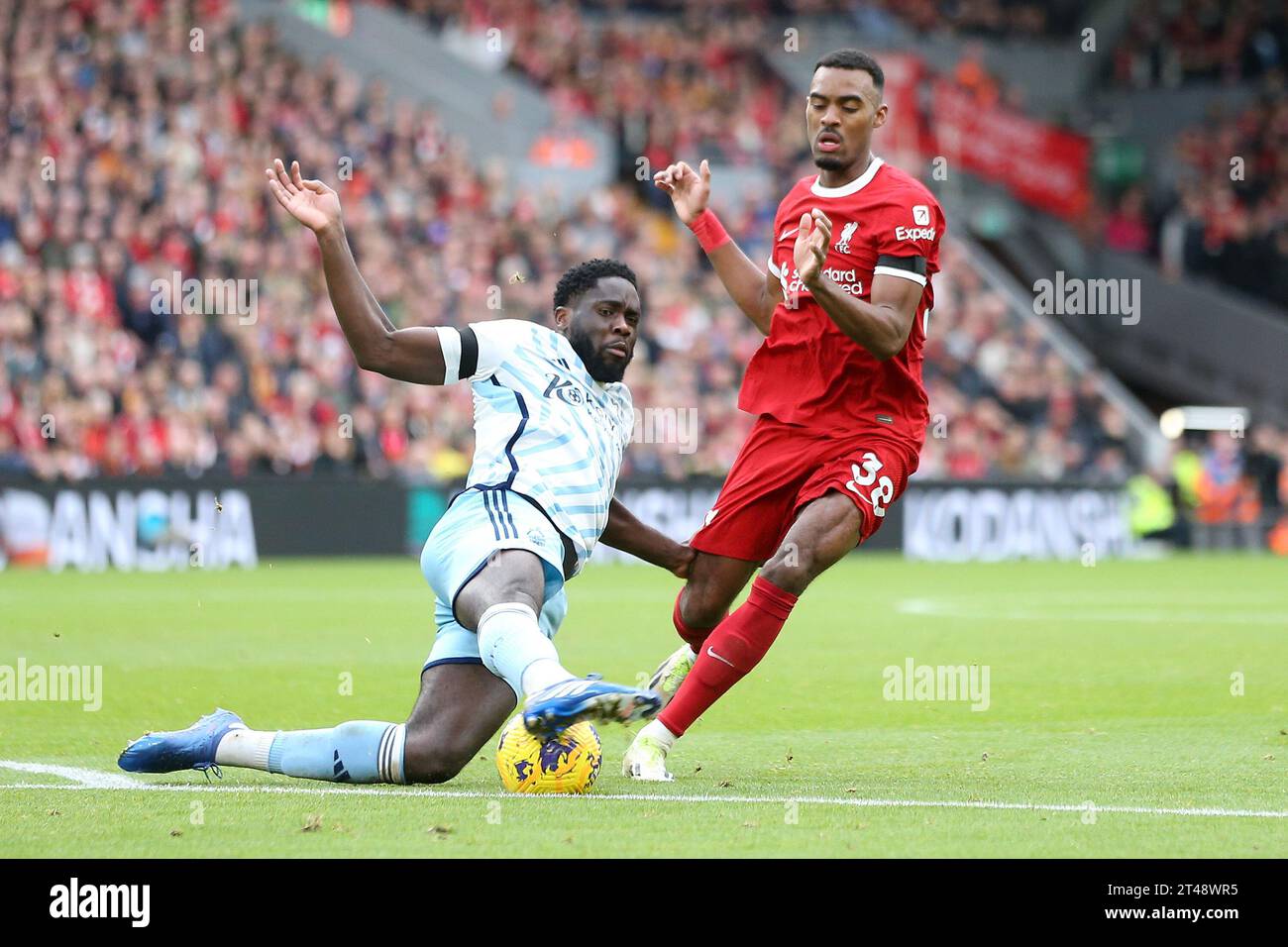 Orel mangala of nottingham forest fc hi-res stock photography and ...