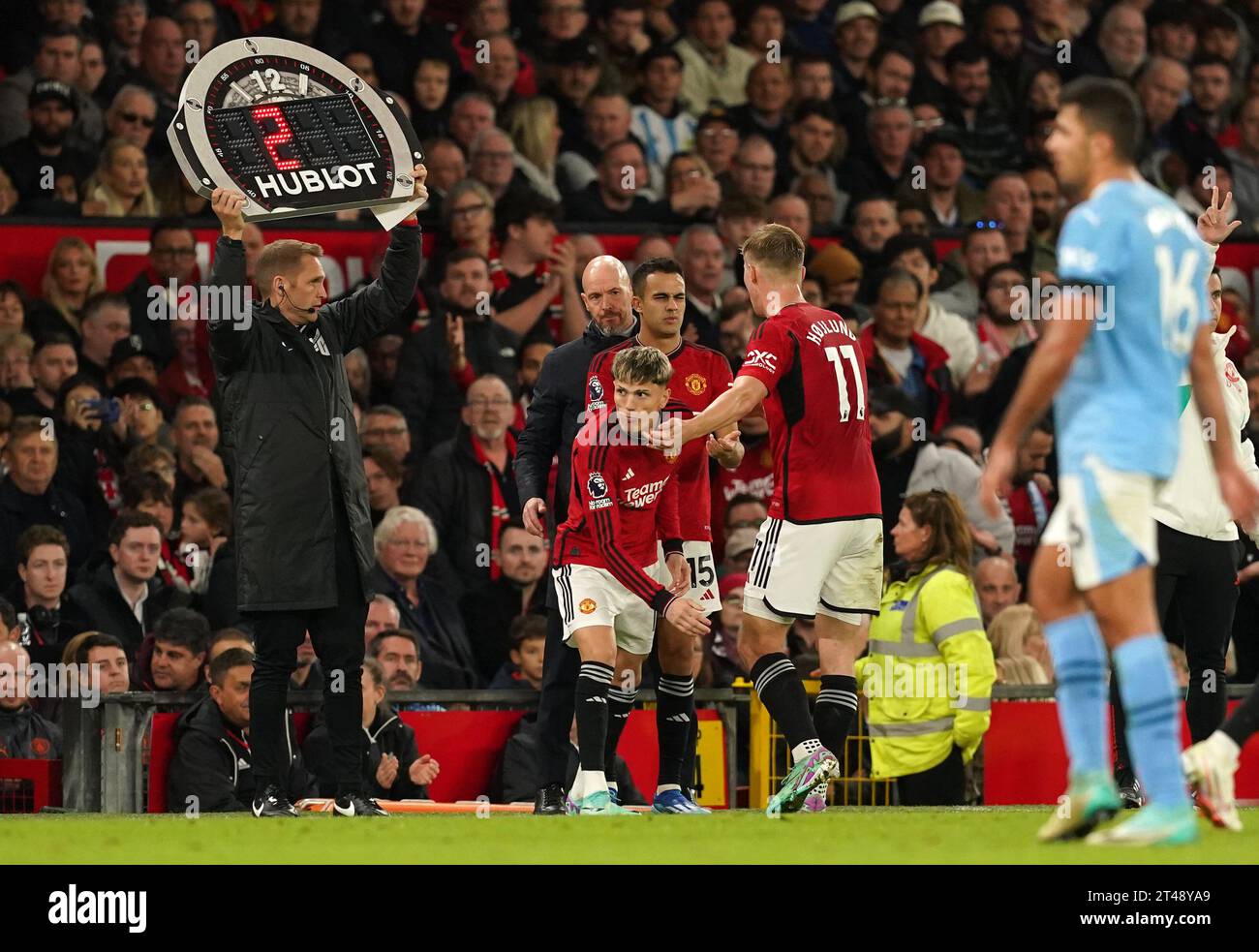 Manchester United's Rasmus Hojlund is substituted for team mate ...