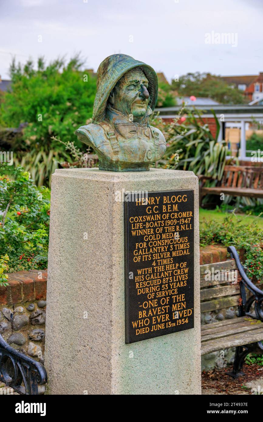 Famous and courageous RNLI lifeboat coxswain Henry Blogg memorial ‘One ...