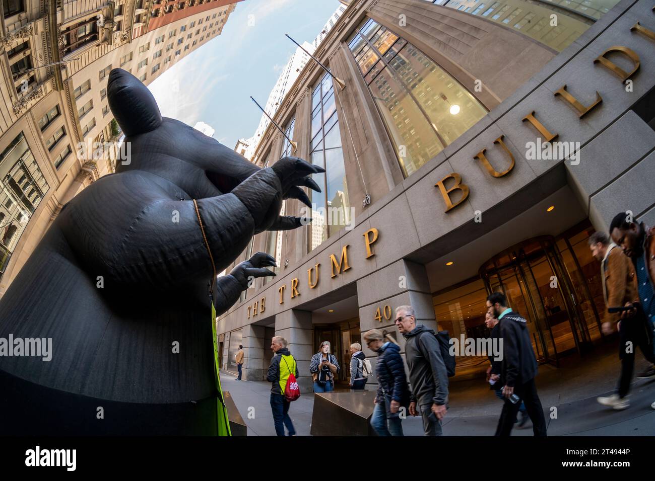 Outside workers building wall road hi-res stock photography and images ...