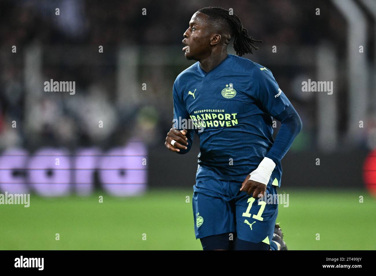 LENS, FRANCE - OCTOBER 24: Johan Bakayoko of PSV Eindhoven during the ... LENS, FRANCE - OCTOBER 24: Johan Bakayoko of PSV Eindhoven during the ...