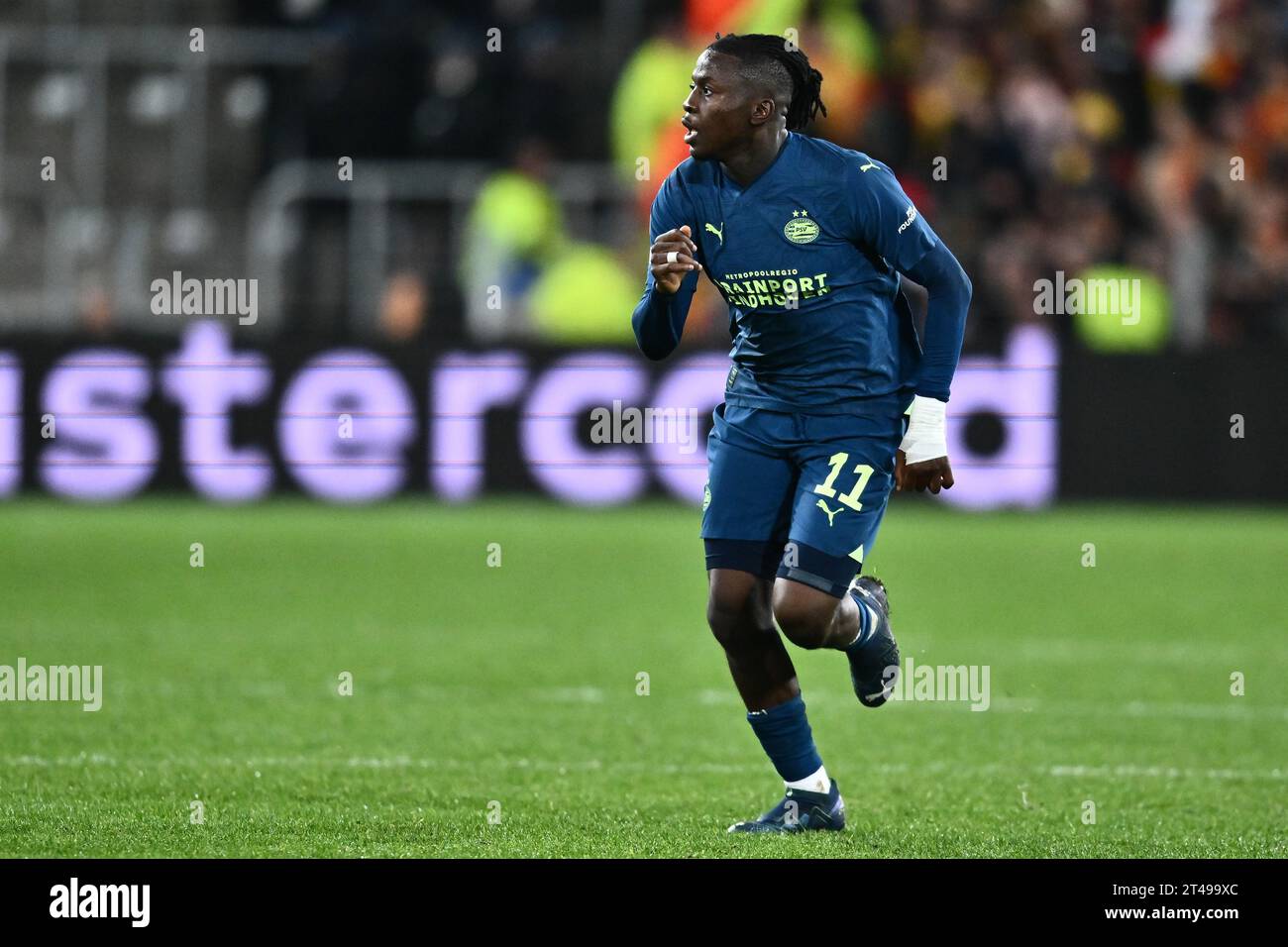 LENS, FRANCE - OCTOBER 24: Johan Bakayoko of PSV Eindhoven during the ... LENS, FRANCE - OCTOBER 24: Johan Bakayoko of PSV Eindhoven during the ...