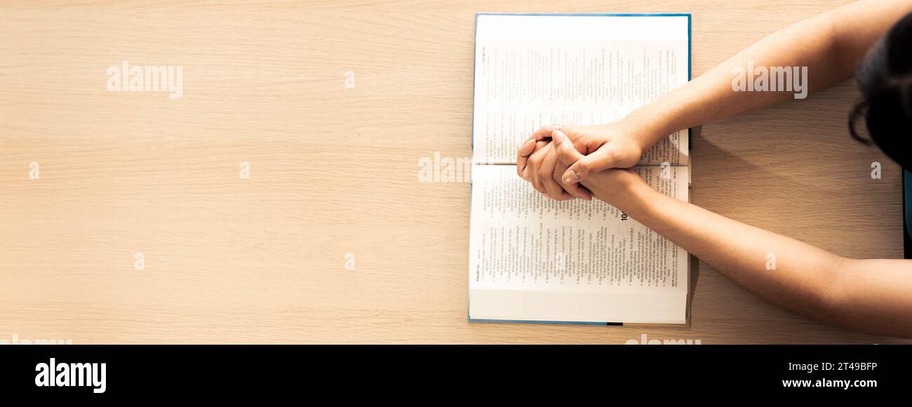 Hand folding for praying hi-res stock photography and images - Alamy