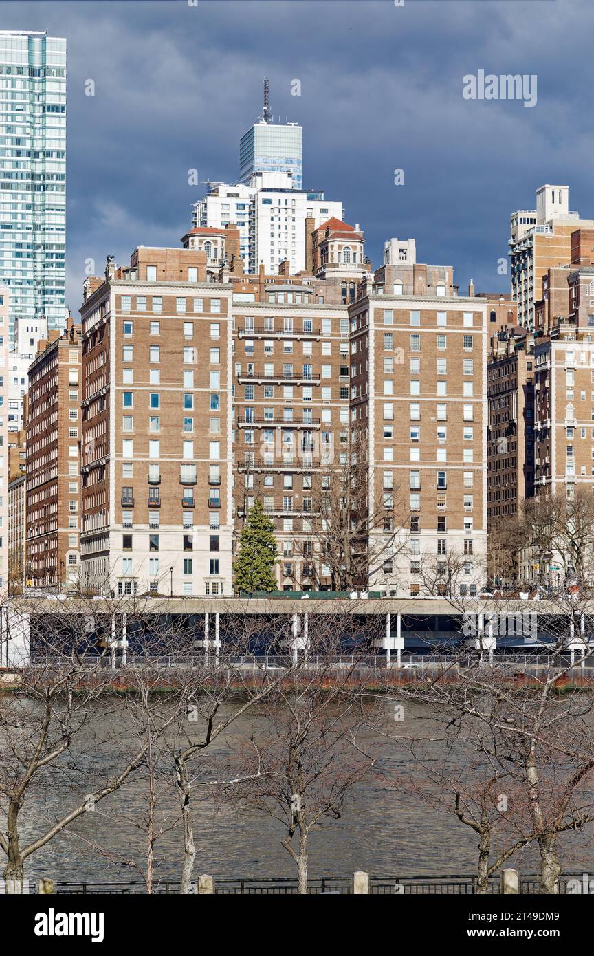 1 Sutton Place South, viewed from Roosevelt Island. The luxury high ...