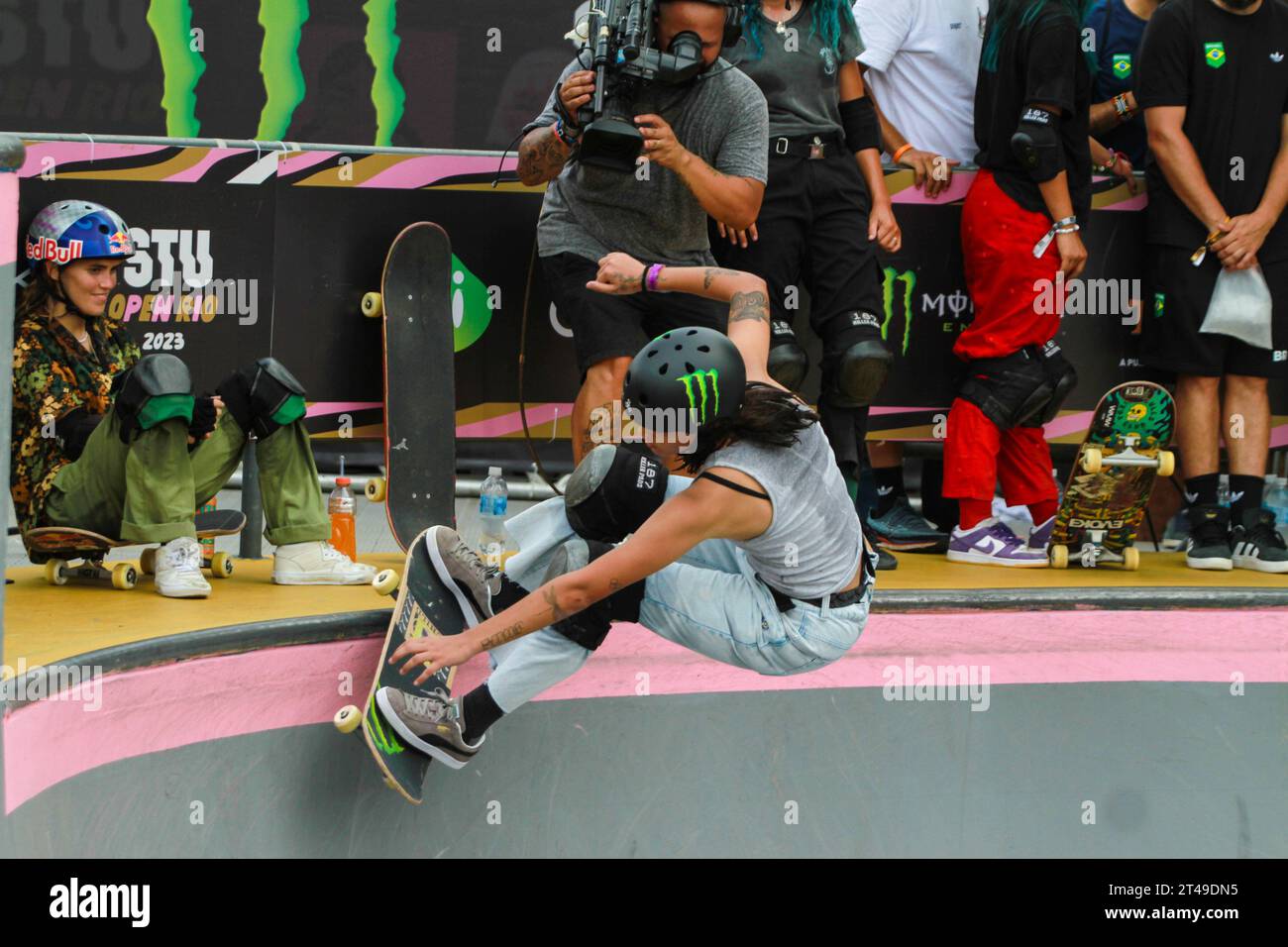 Rio De Janeiro, Brazil. 29th Oct, 2023. Brazilian skateboarder Isadora ...