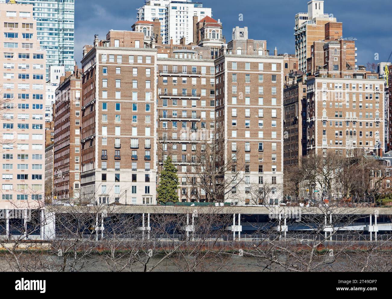 1 Sutton Place South, viewed from Roosevelt Island. The luxury high ...