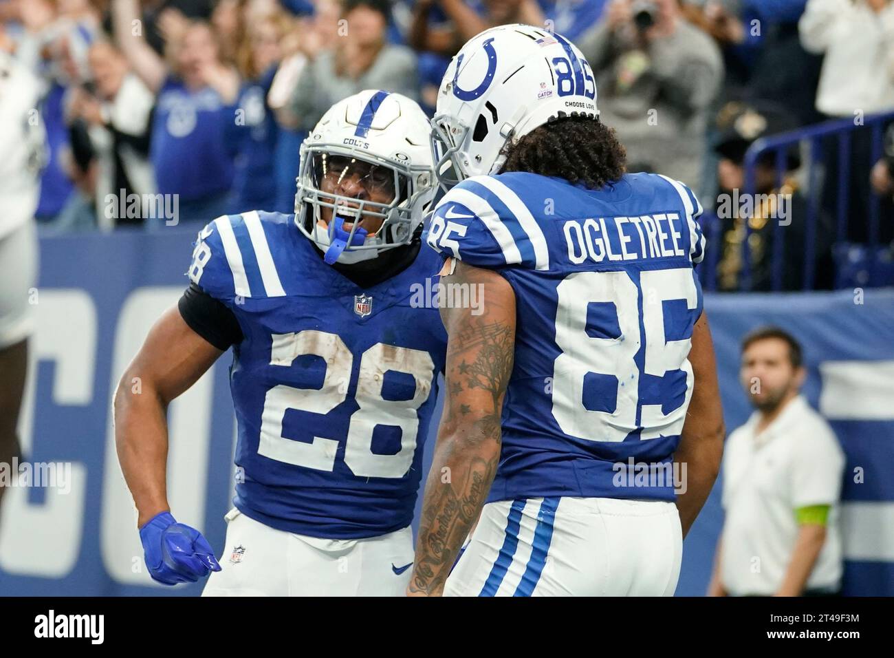 Indianapolis Colts tight end Drew Ogletree (85) celebrates his 33-yard ...