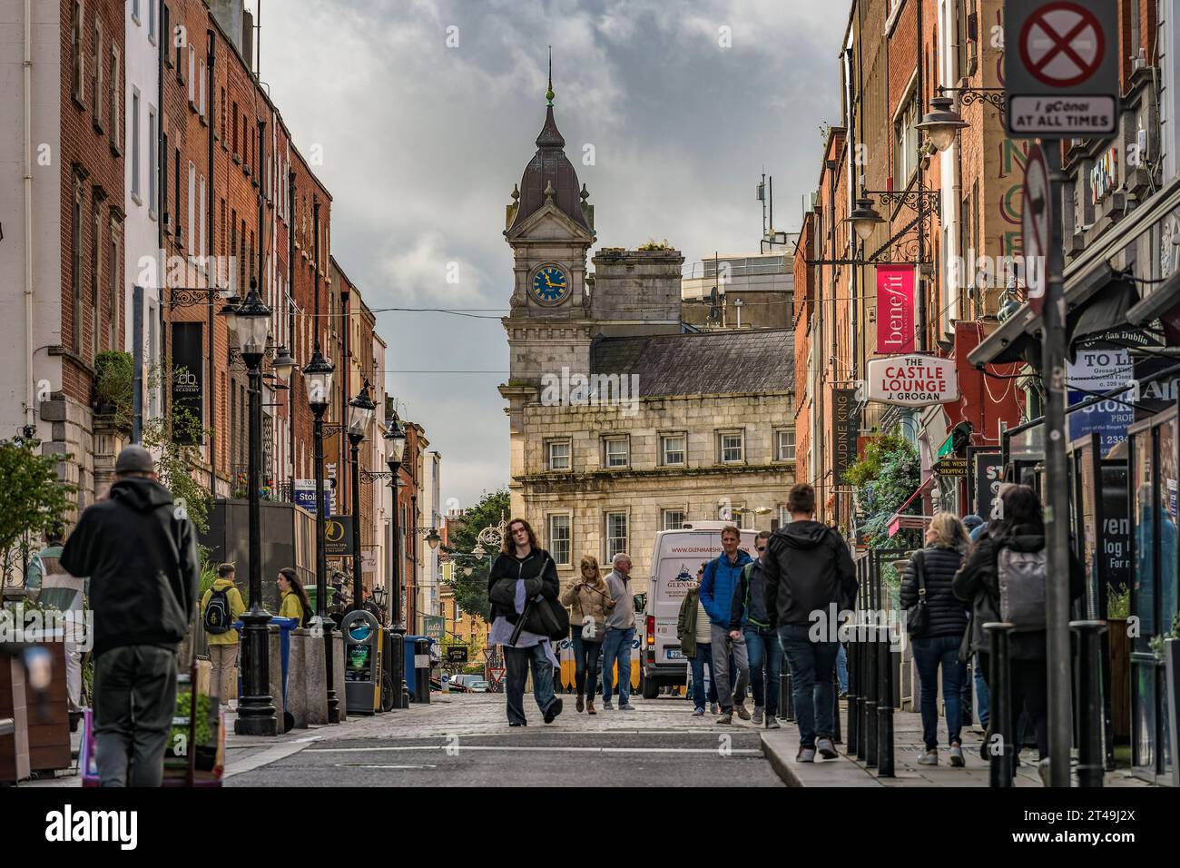 People walking at South William Street, Dublin, Ireland Stock Photo - Alamy
