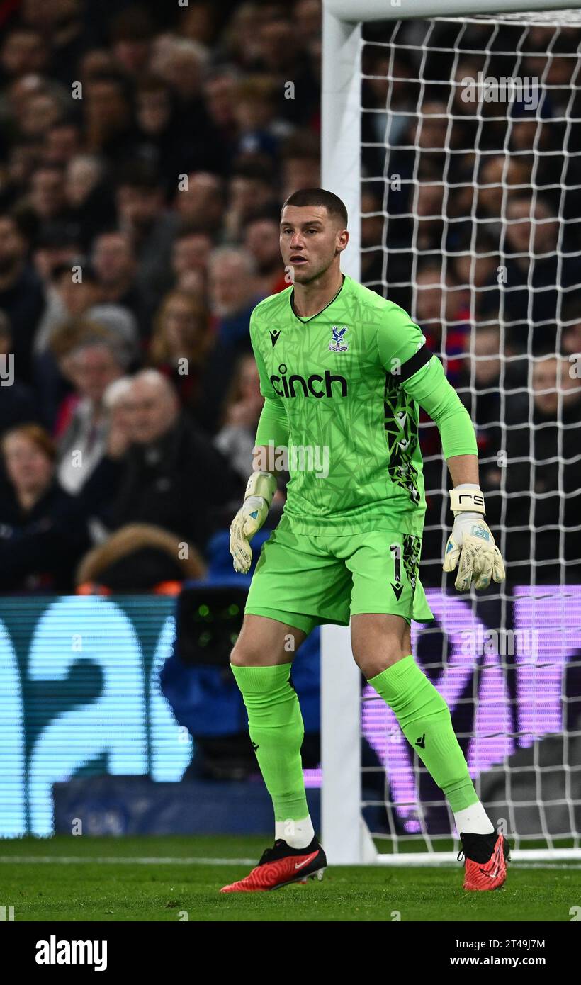 LONDON, ENGLAND - OCTOBER 27: goalkeeper Sam Johnstone of Crystal ...