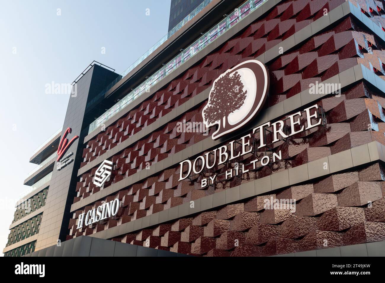 Double tree logo hi-res stock photography and images - Alamy