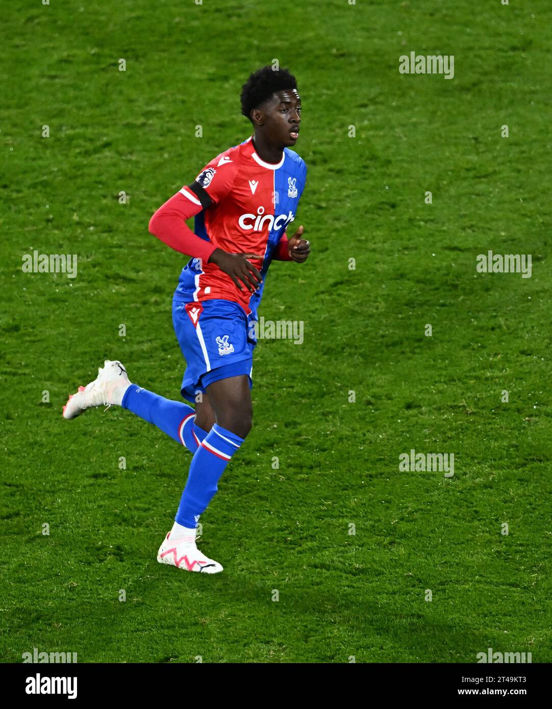 LONDON, ENGLAND - OCTOBER 27: Jesurun Rak-Sakyi during the Premier ...