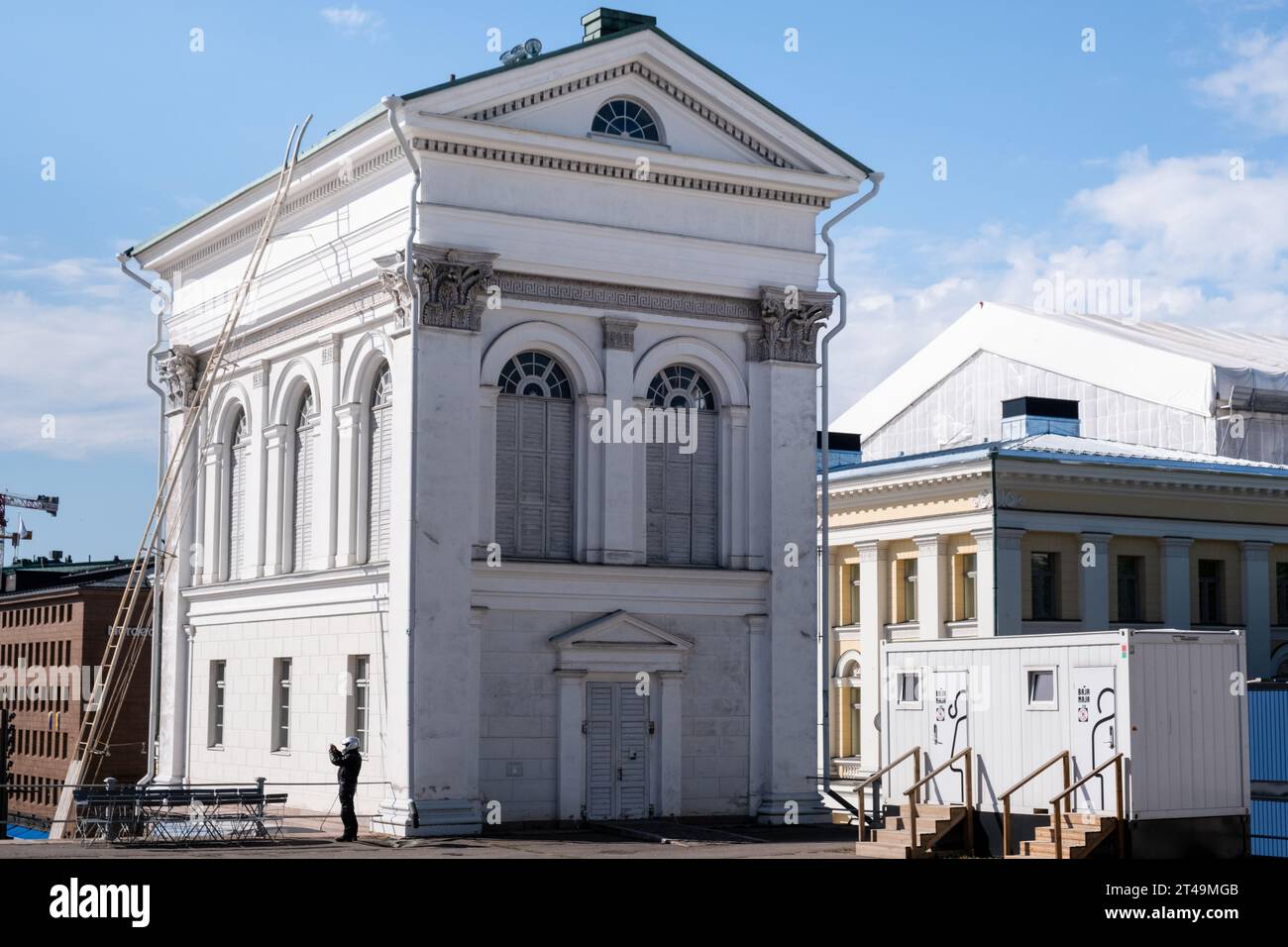 SENATE SQUARE, HELSINKI: Beautiful traditional architecture surrounding ...