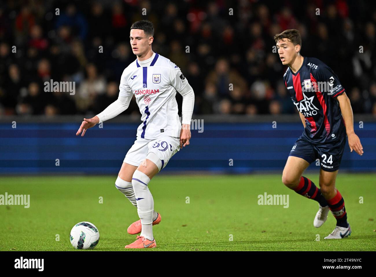 Liege, Belgium. 29th Oct, 2023. RSCA Futures' Robbie Ure and Liege's ...