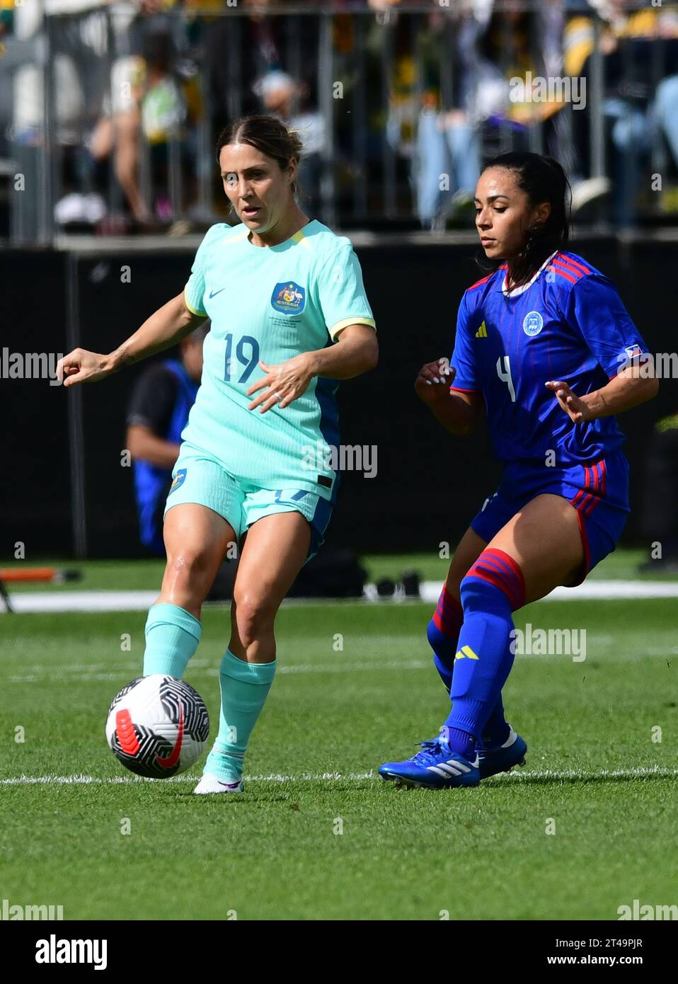 Burswood, Australia. 29th Oct, 2023. Katrina-Lee Gorry (L) of Australia ...