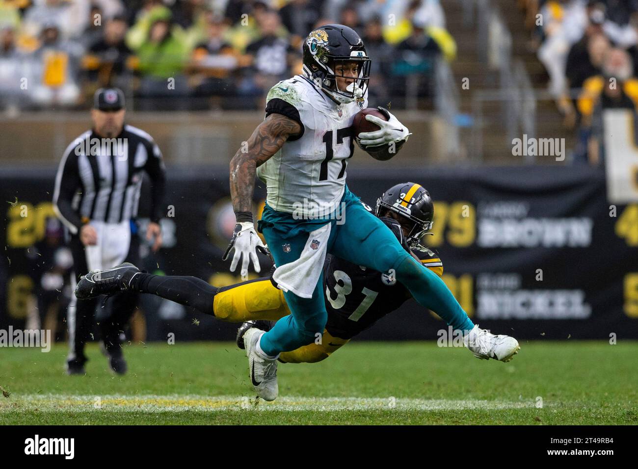 Jacksonville Jaguars tight end Evan Engram (17) breaks free from ...
