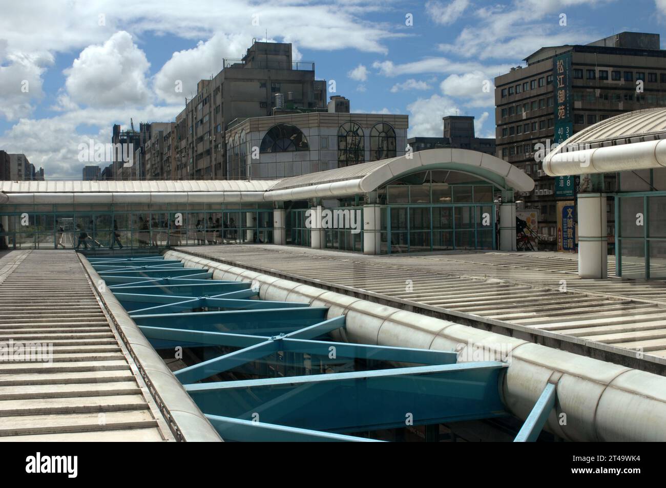 Daan, MRT Train Station, Taipei, Tawain Stock Photo - Alamy