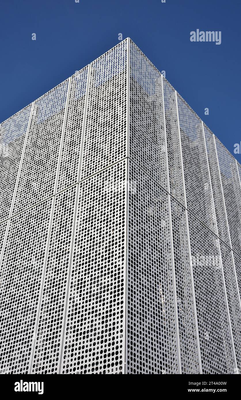 Aluminium cladding detail hi-res stock photography and images - Alamy