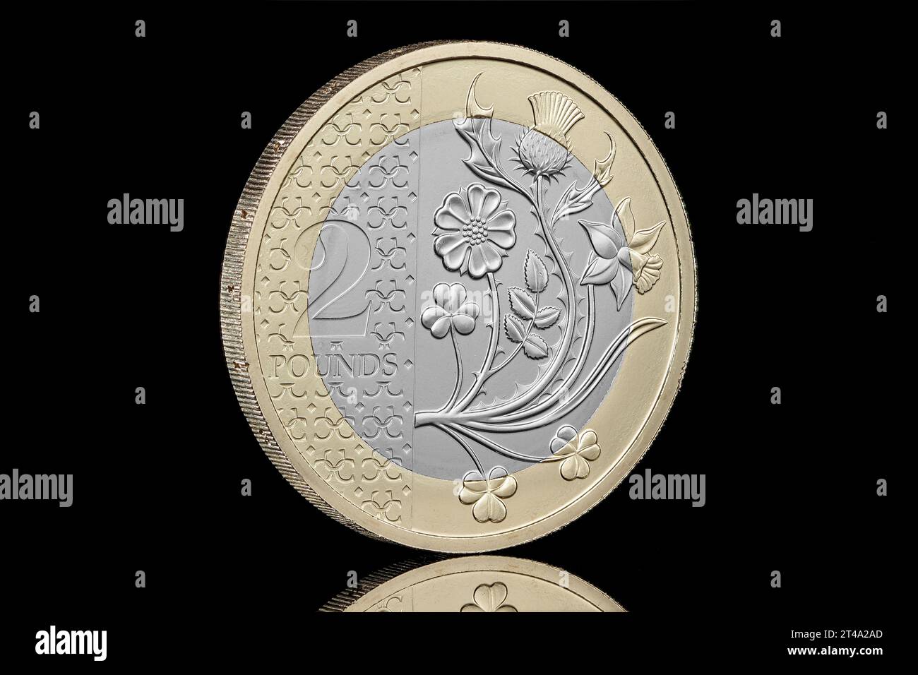 The new £2 design that will enter into general circulation in the UK ...