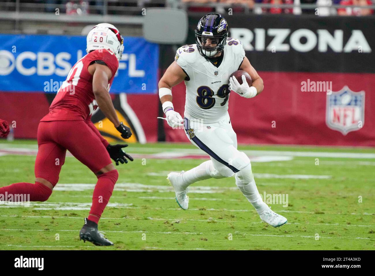 Baltimore Ravens tight end Mark Andrews (89) runs the ball under ...