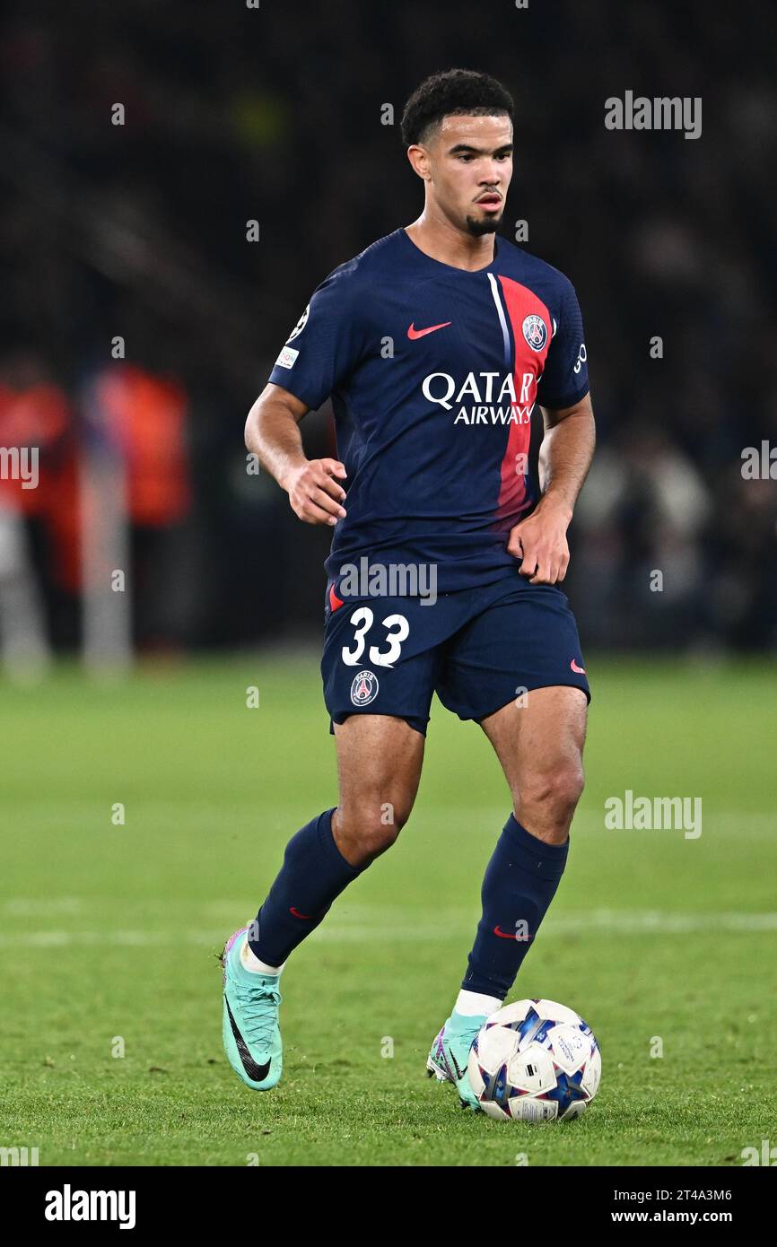 PARIS, FRANCE - OCTOBER 25: Warren Za re-Emery of Paris Saint-Germain ...