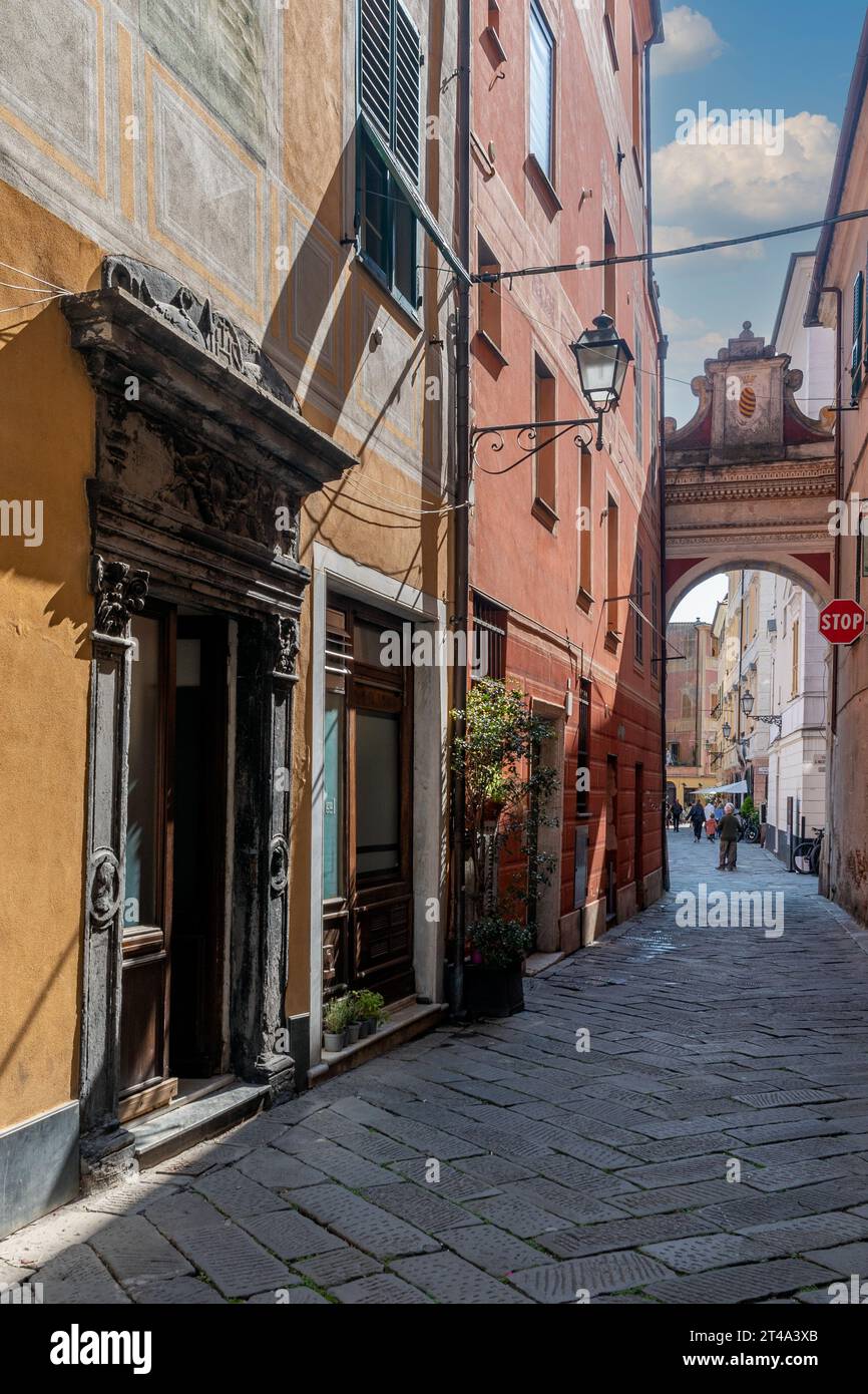 Italian medieval arch hi-res stock photography and images - Alamy