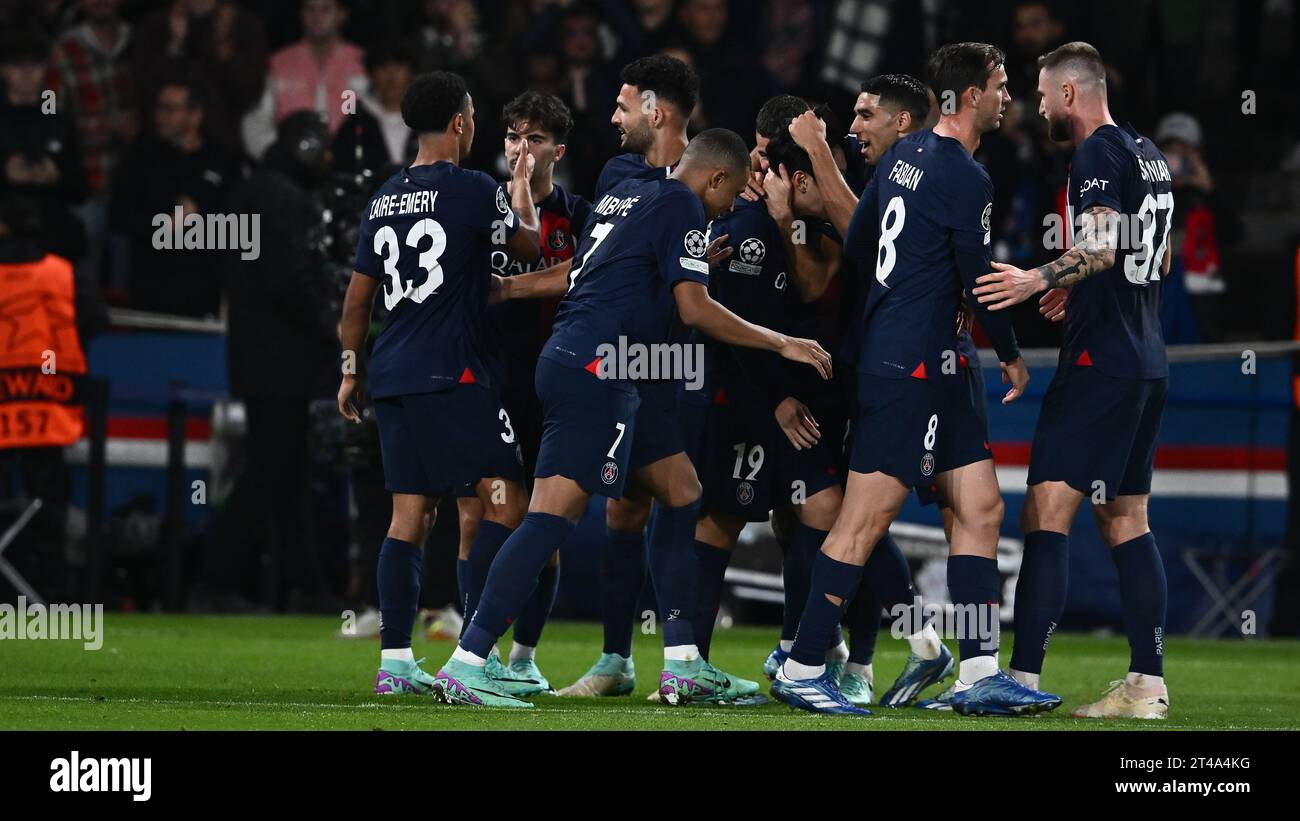 PARIS, FRANCE - OCTOBER 25: Lee Kang-in of Paris Saint-Germain celebrate with Vitinha, Goncalo ...