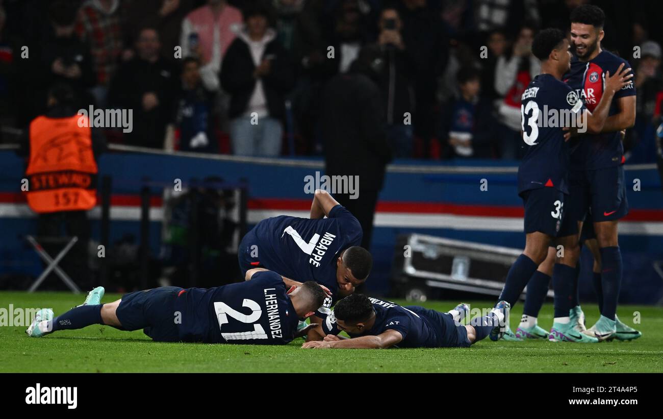 PARIS, FRANCE - OCTOBER 25: Lucas Hernandez, Kylian Mbappe, Achraf Hakimi, Warren Za re-Emery ...