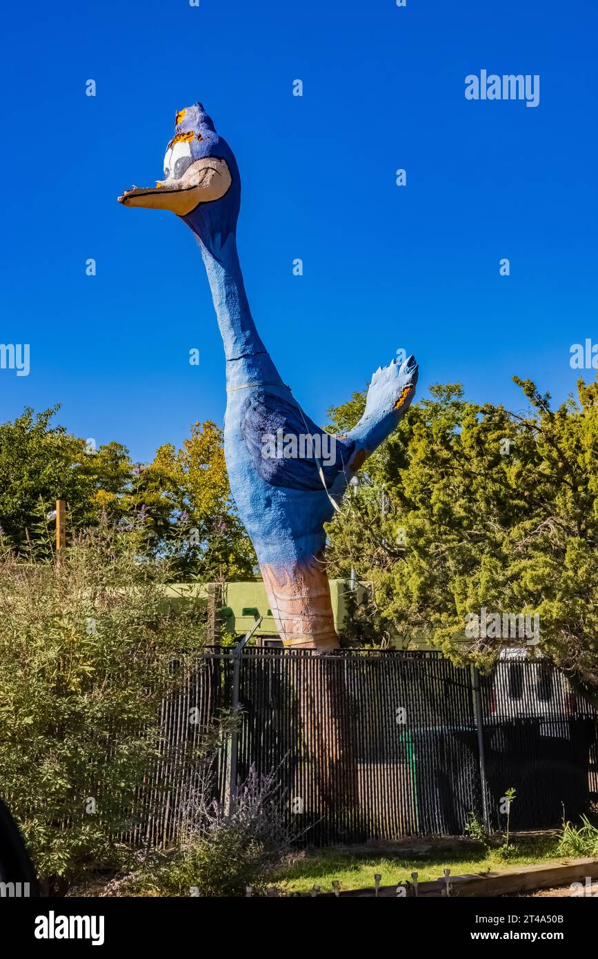 Statue of roadrunner hi-res stock photography and images - Alamy