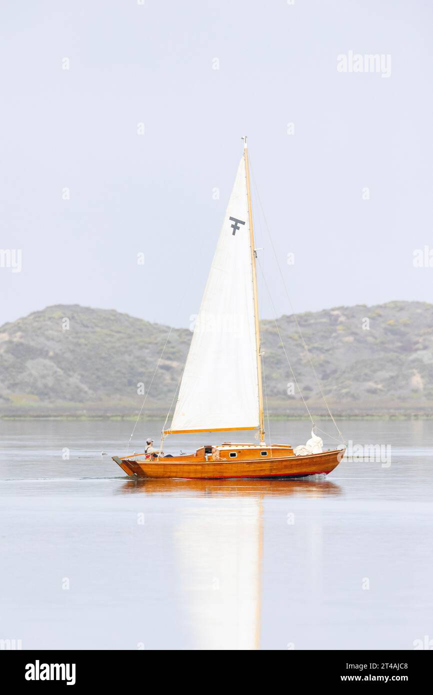 One sailboat hi-res stock photography and images - Alamy