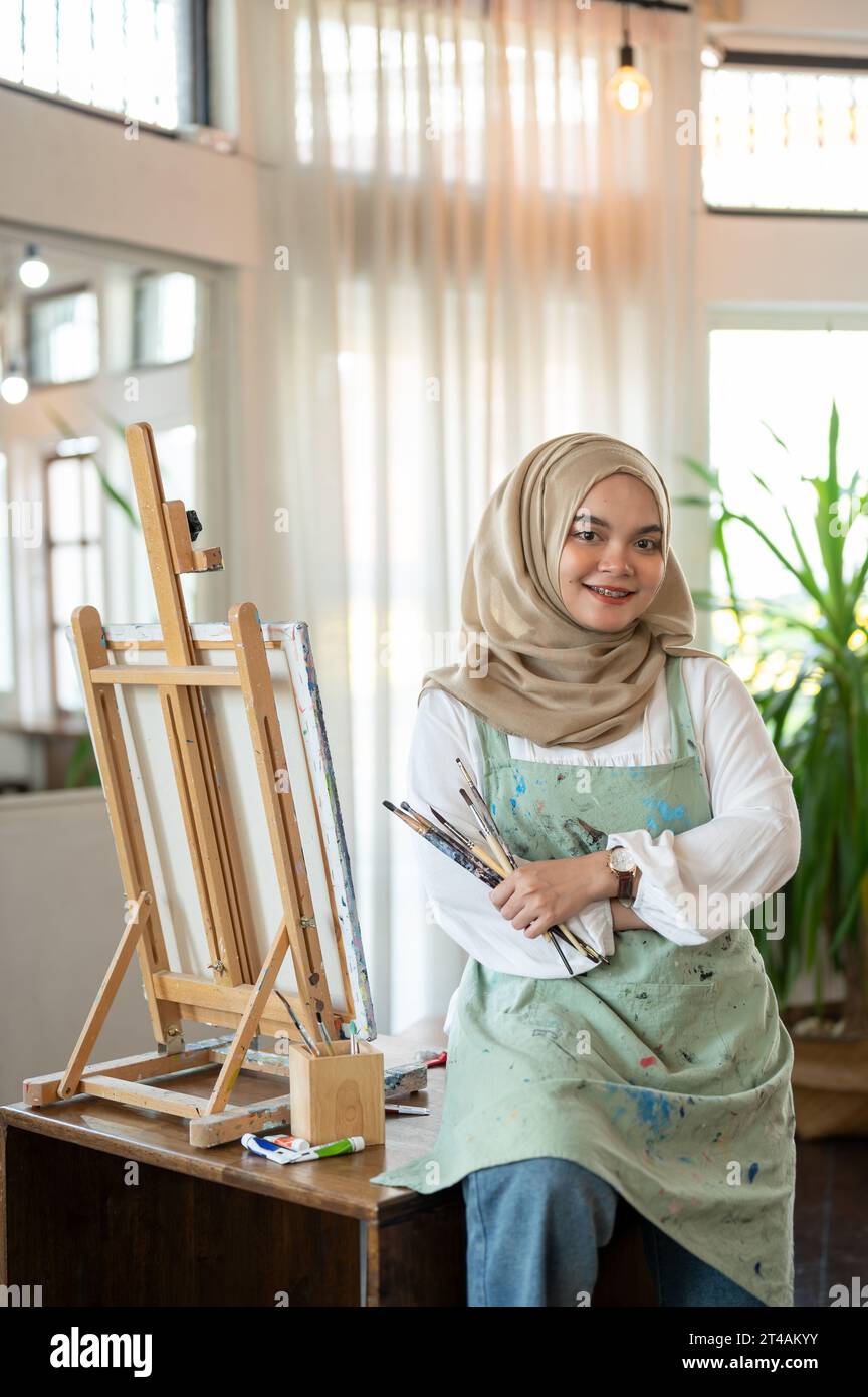 Hijab creative hi-res stock photography and images - Alamy