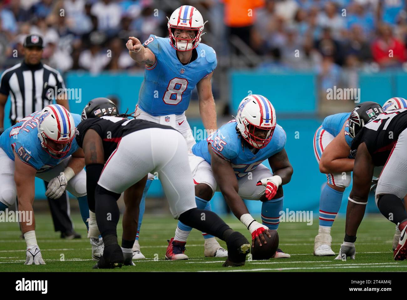Tennessee Titans quarterback Will Levis (8) calls a play at the line of ...