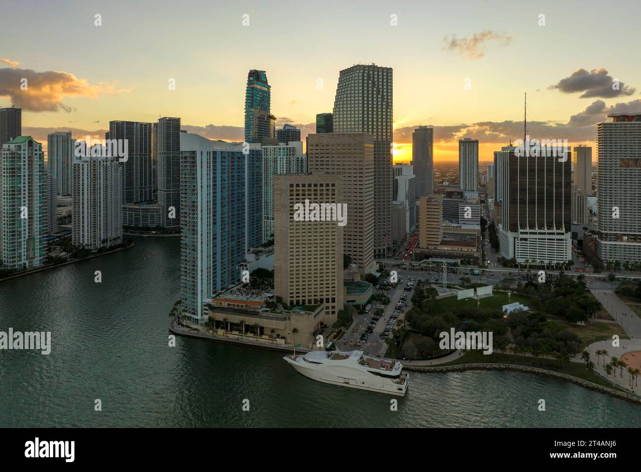 Evening urban landscape of downtown district of Miami Brickell in ...