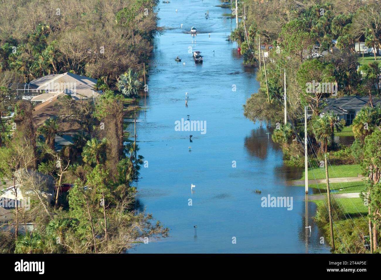 Surrounded by hurricane rainfall flood waters homes in Florida ...