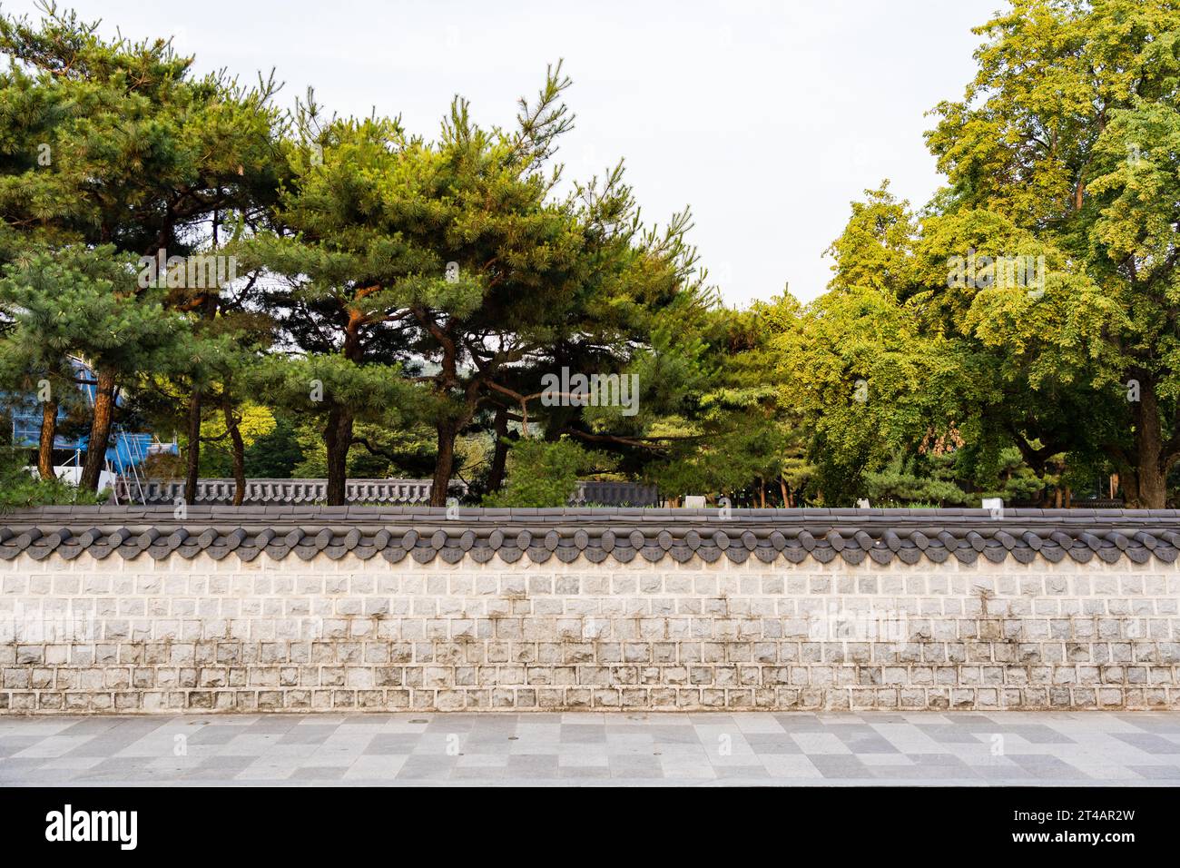 Wall of Gyeongbokgoong palace complex in Seoul, South Korea Stock Photo ...