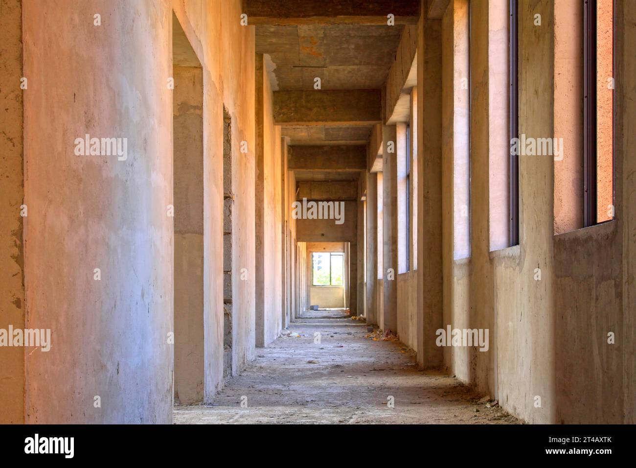 Long corridor concrete walls hi-res stock photography and images - Alamy