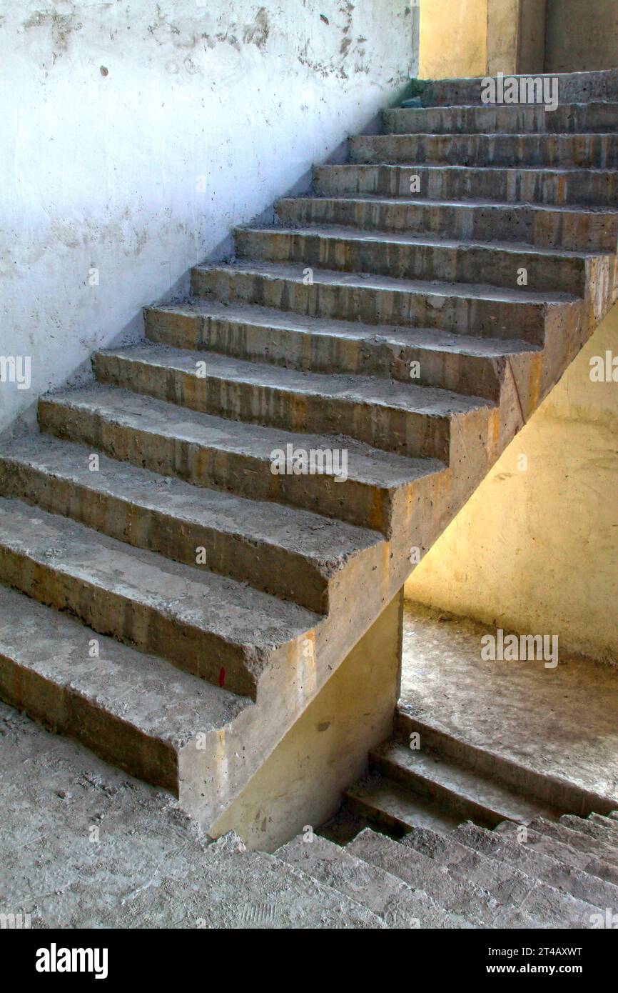 Concrete stairs unfinished hi-res stock photography and images - Alamy