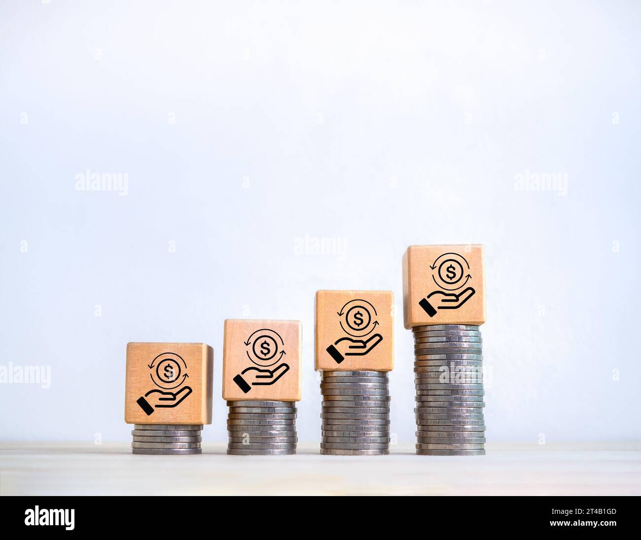 Savings, currency in circulation, income, sale profit, money return and ...