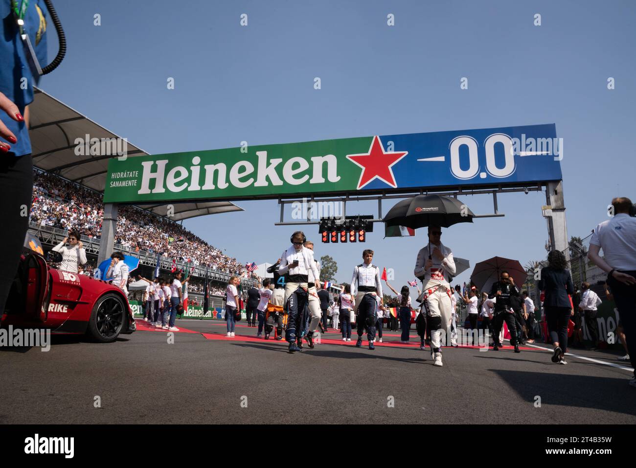 Mexican City Grand Prix, Mexico. 29th Oct, 2023. the drivers walk to ...