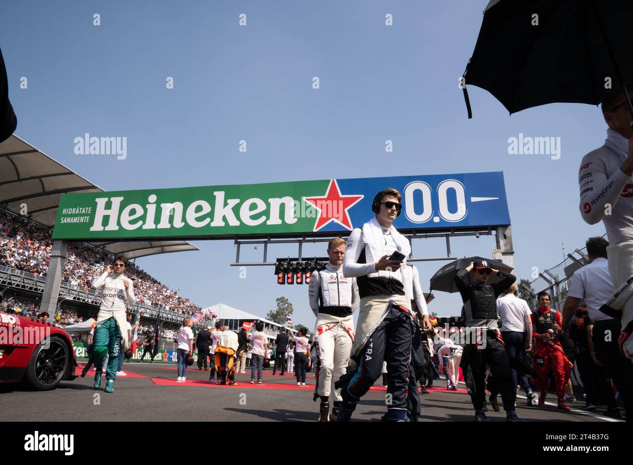 Mexican City Grand Prix, Mexico. 29th Oct, 2023. the drivers walk to ...