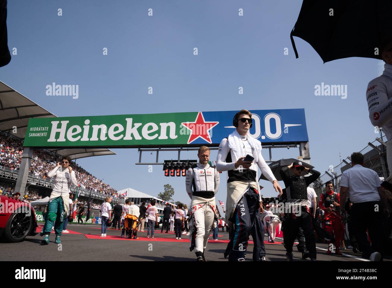 Mexican City Grand Prix, Mexico. 29th Oct, 2023. the drivers walk to ...