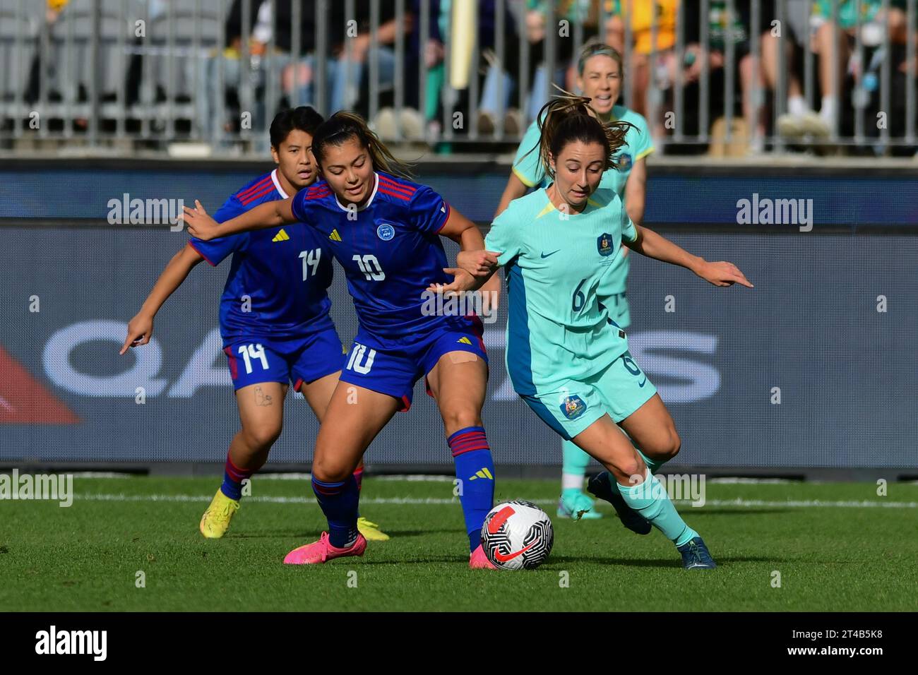 Burswood, Australia. 29th Oct, 2023. Chandler Blue McDaniel (L) of the ...