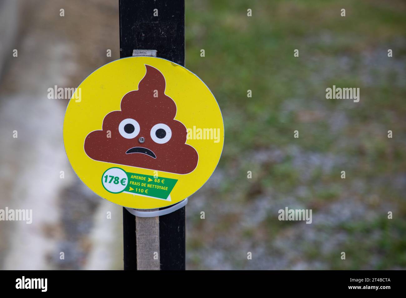 No Dog Pooping Symbol panel Icon Dog poop Boardsign with french text ...