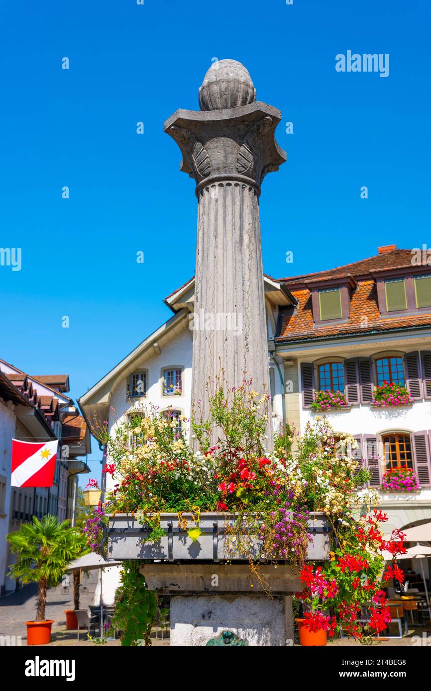 Thun statue hi-res stock photography and images - Alamy
