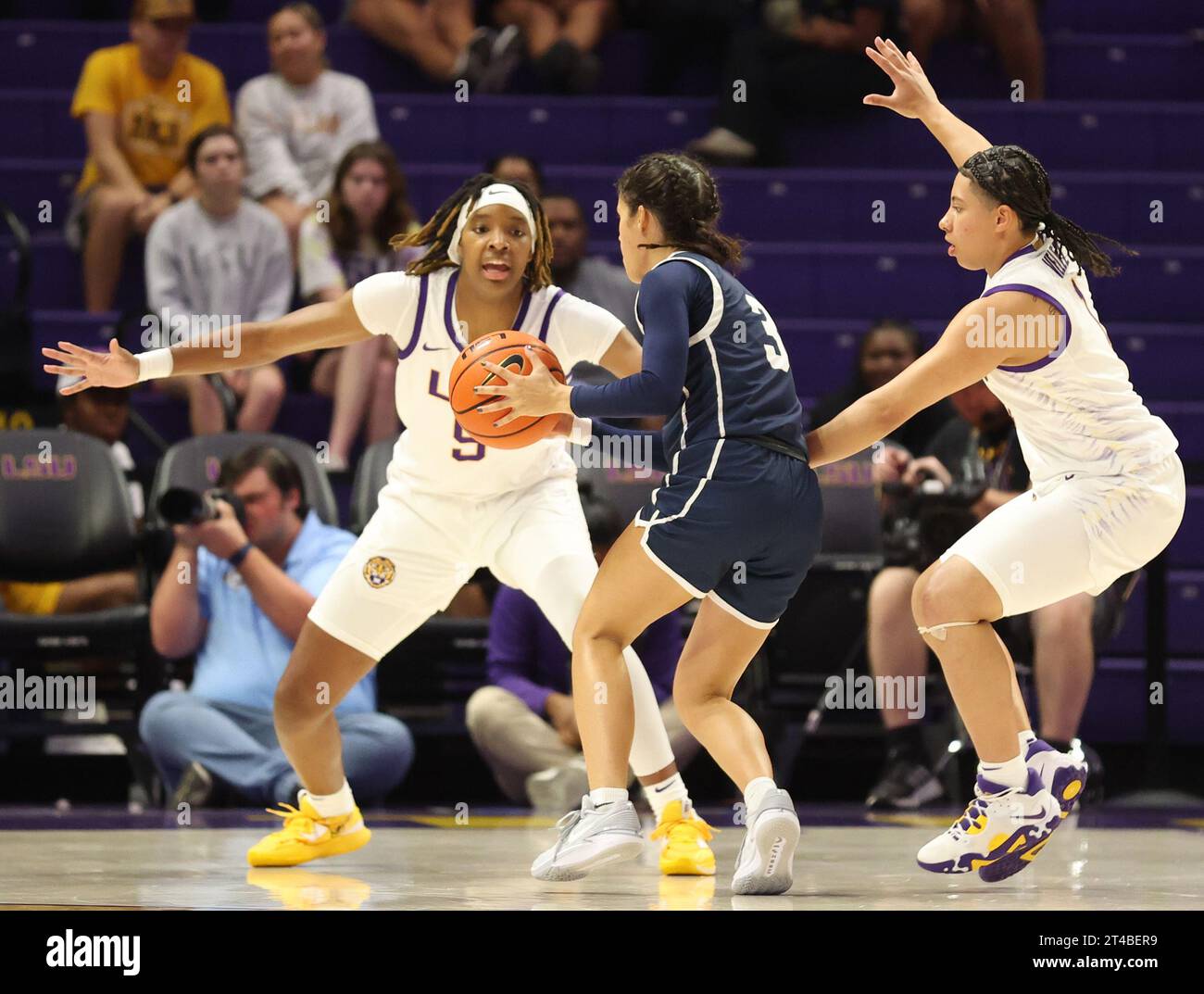 Baton Rouge, USA. 27th Oct, 2023. LSU Lady Tigers forward Sa'Myah Smith ...