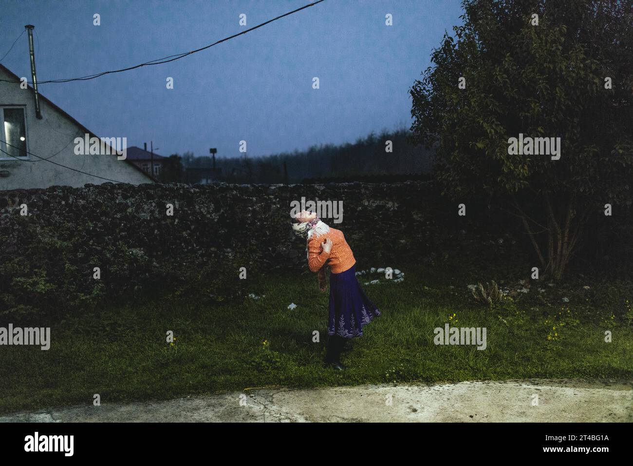 Screaming woman allegedly possessed by demons in the churchyard of the ...
