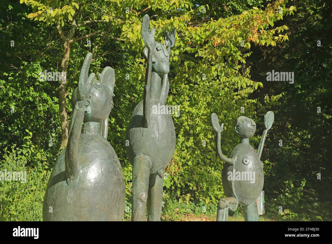 Sculpture Image of Hope by Heinrich Kirchner 1974, three, figures, arms ...