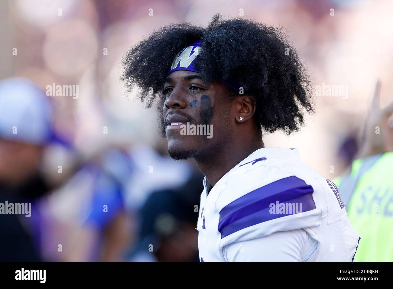 Washington Huskies wide receiver Germie Bernard (4) looks on during a ...